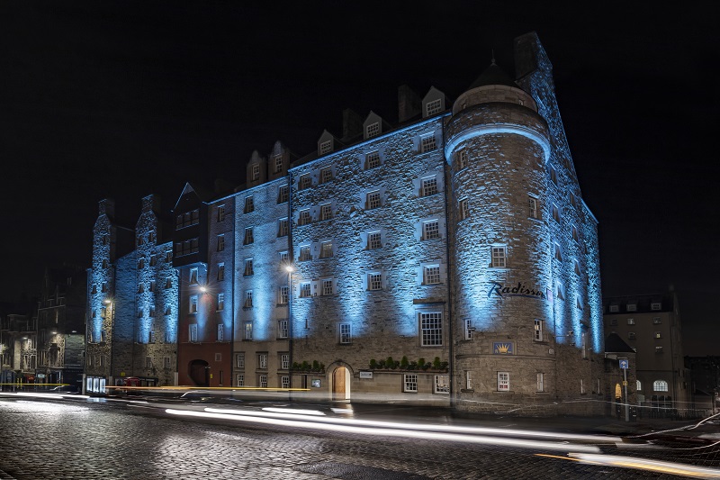 Energy saving bar glasswasher aids sustainability at Radisson Blu